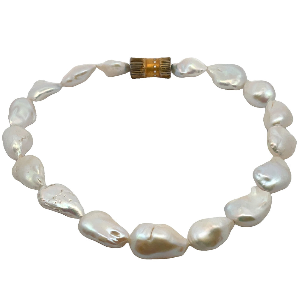 Atelier Zobel: Freshwater Baroque Pearl Strand – aaronfaber